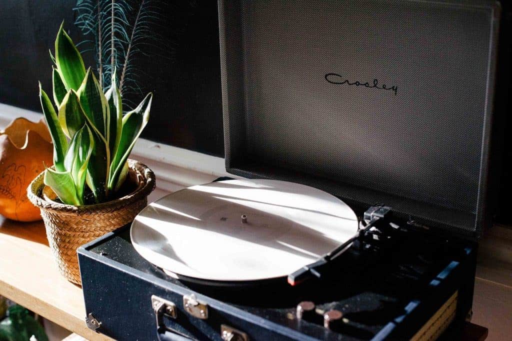 The 7 Best Portable Record Players / Turntables for 2024 (The Complete ...