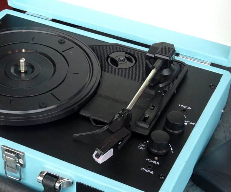 The 7 Best Portable Record Players / Turntables for 2024 (The Complete ...