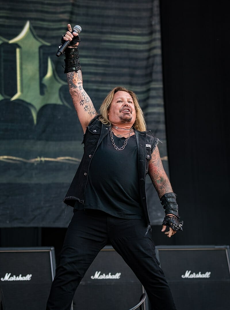 Vince Neil’s Weight Loss On Display In Latest Photos From Girlfriend ...