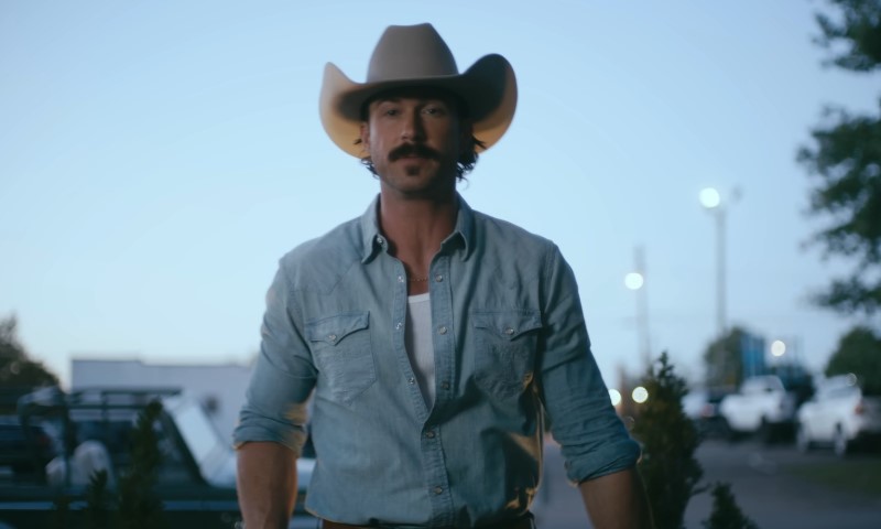 Riley Green Bio - Age, Wife, and Net Worth in 2025
